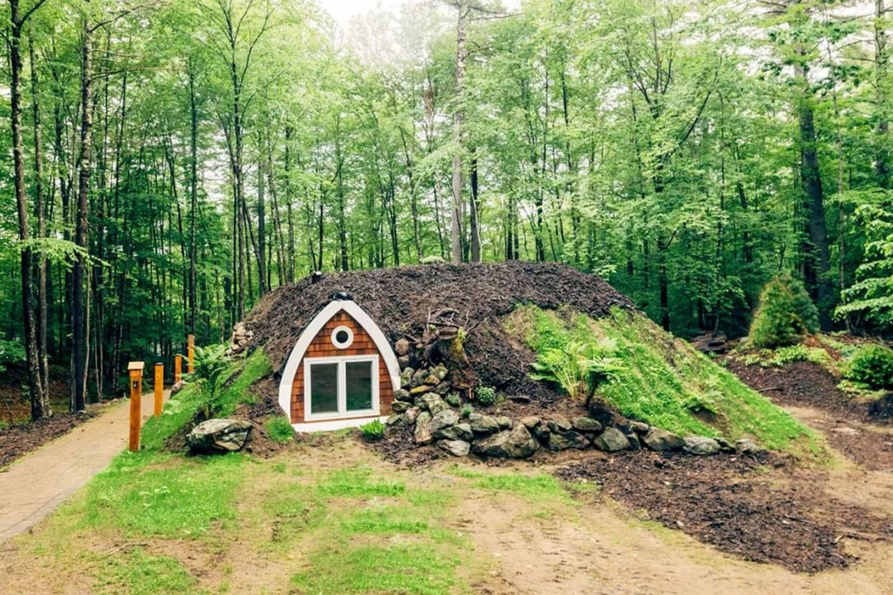 Luxury Year-round Hobbit House with private hot tub, private dock, and ...