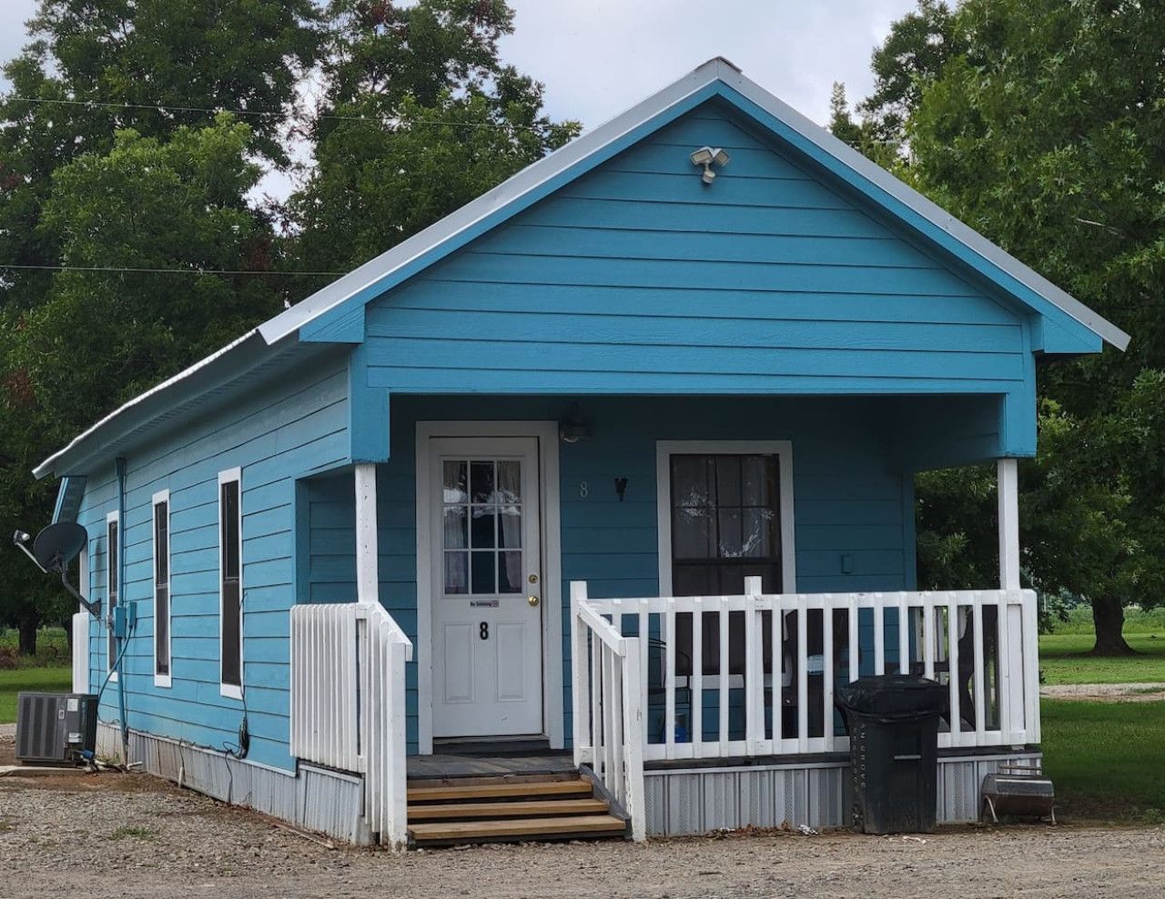 Peaceful cabin tucked in back of orchard with Lake Chicot access