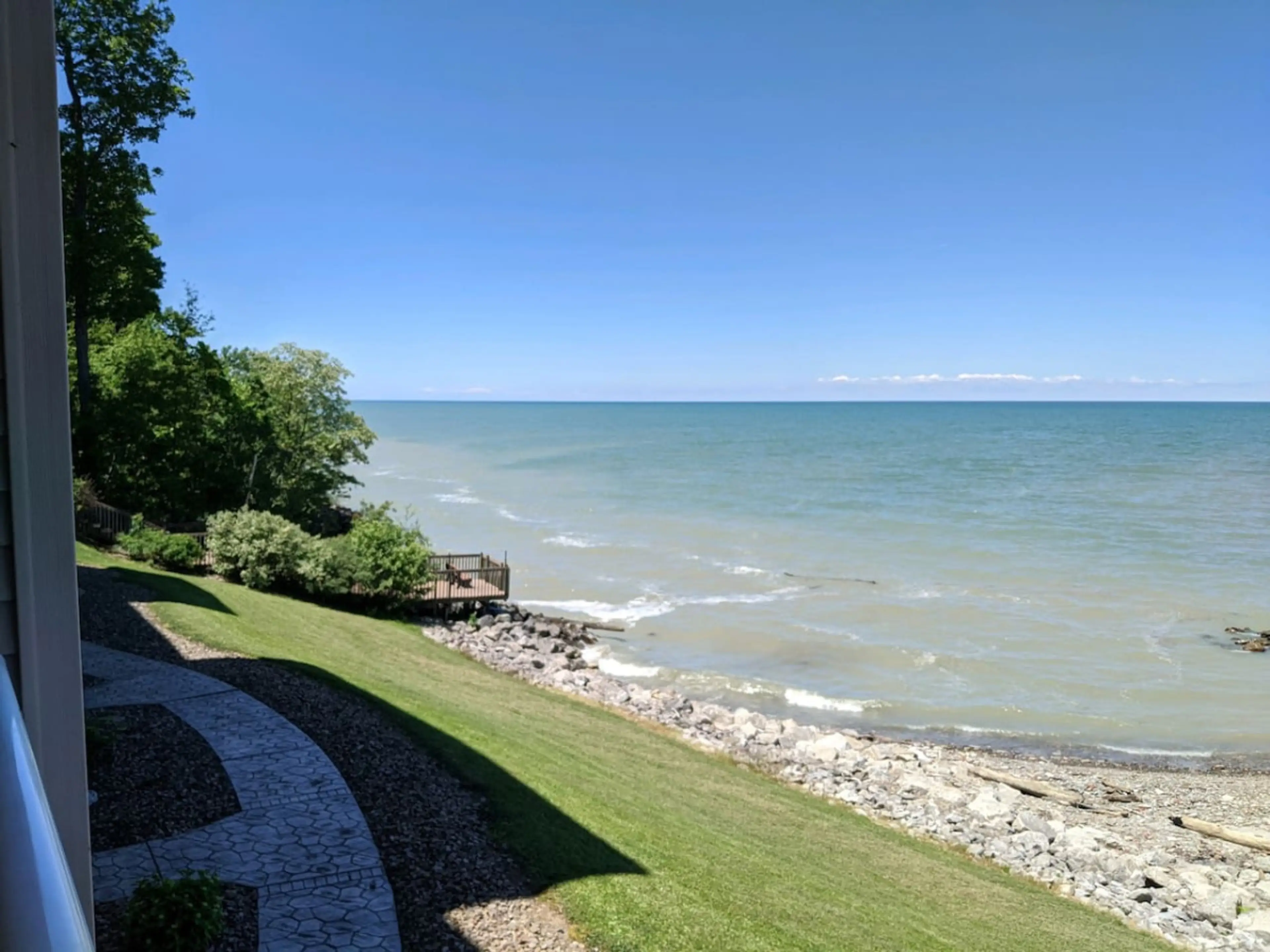 Lakefront Condo, Indoor Pool, Beach Access, Near Wineries & Spire