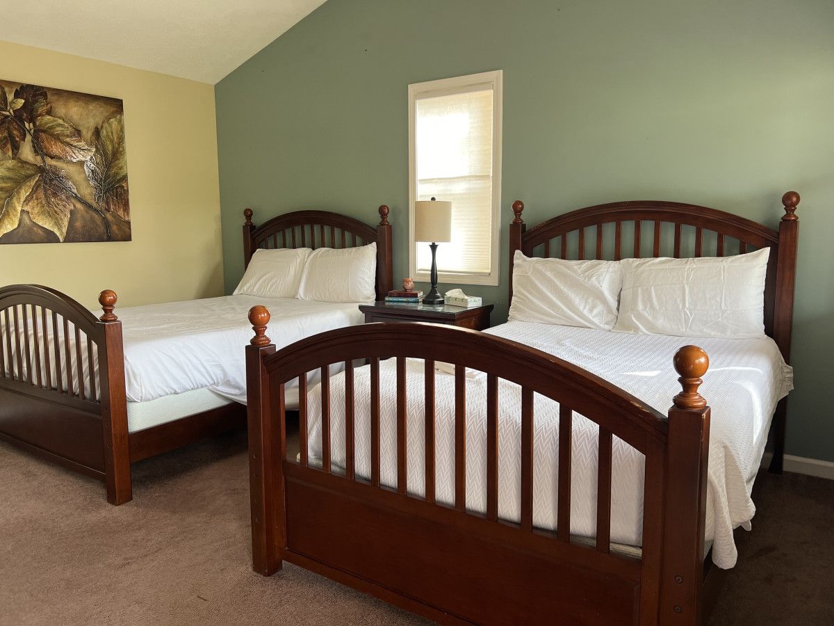Serene Cedar's Edge Room 1