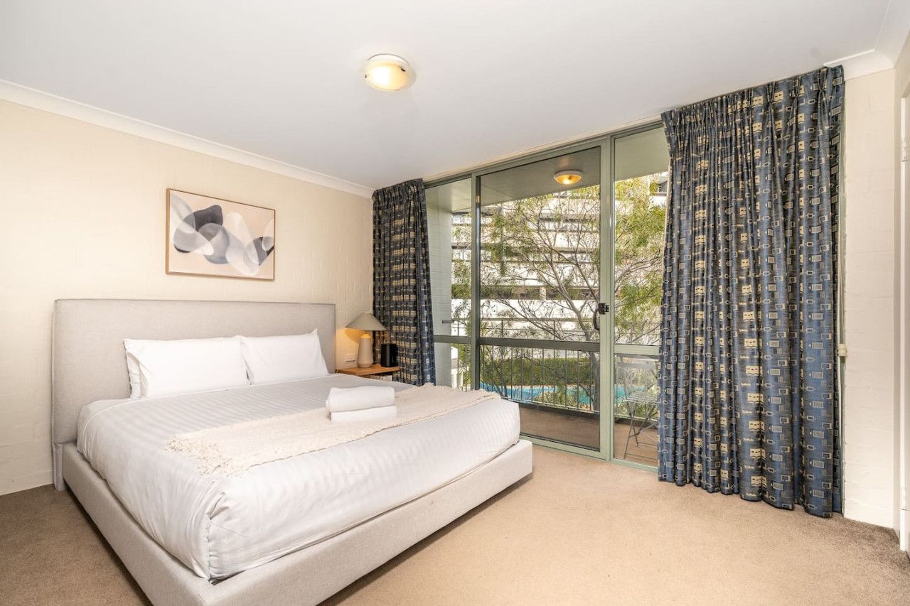 Howitt Place Apt minutes to Parliamentary Triangle