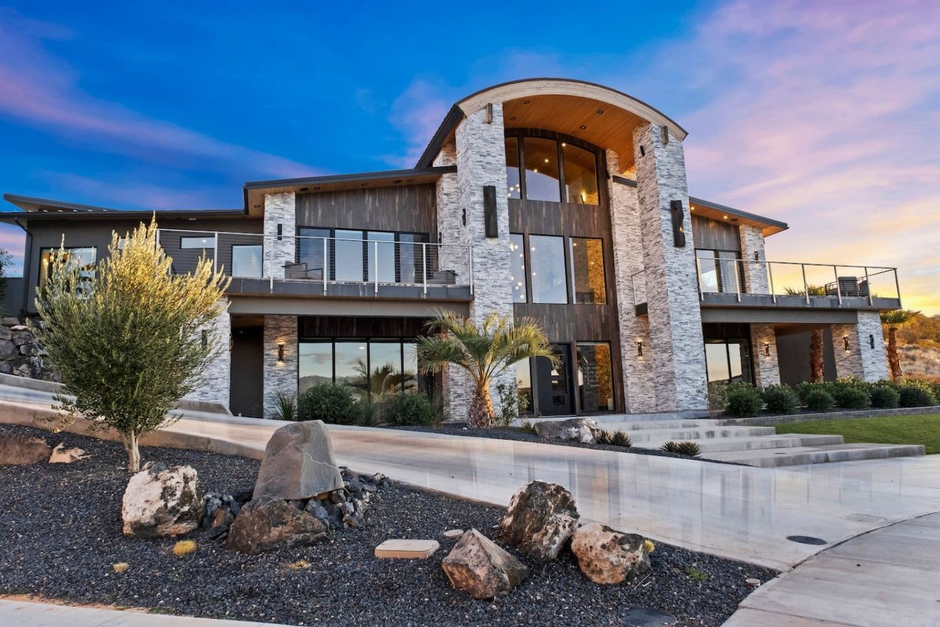 Chateau 58 ~ Ultra Luxury Mansion ~ Pool ~ Events!