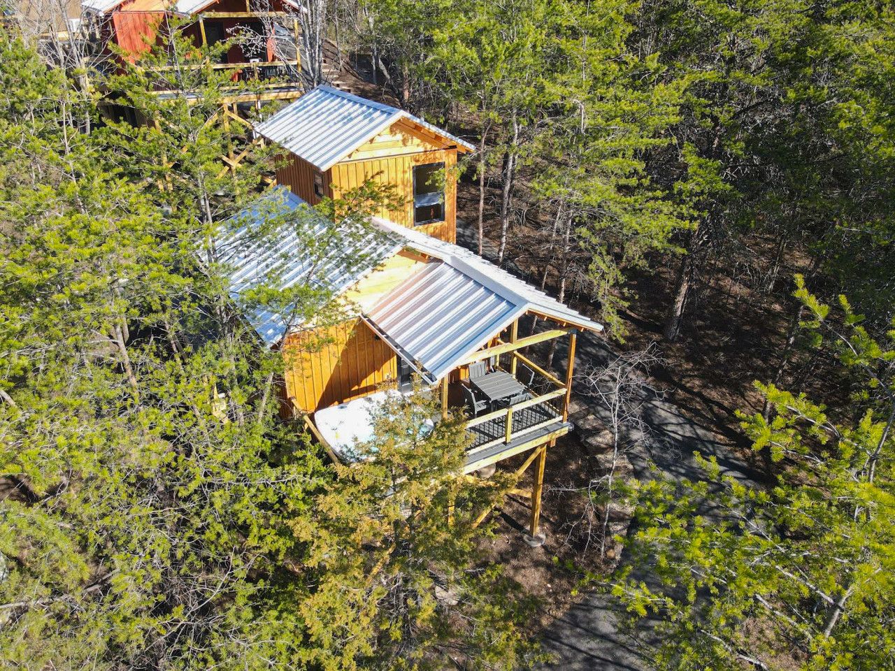 Pigeon Forge Treehouse Getaway by Little Forge