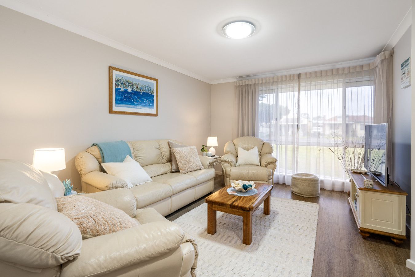 Footprints in the Sand - Holiday Home in Central Busselton WA