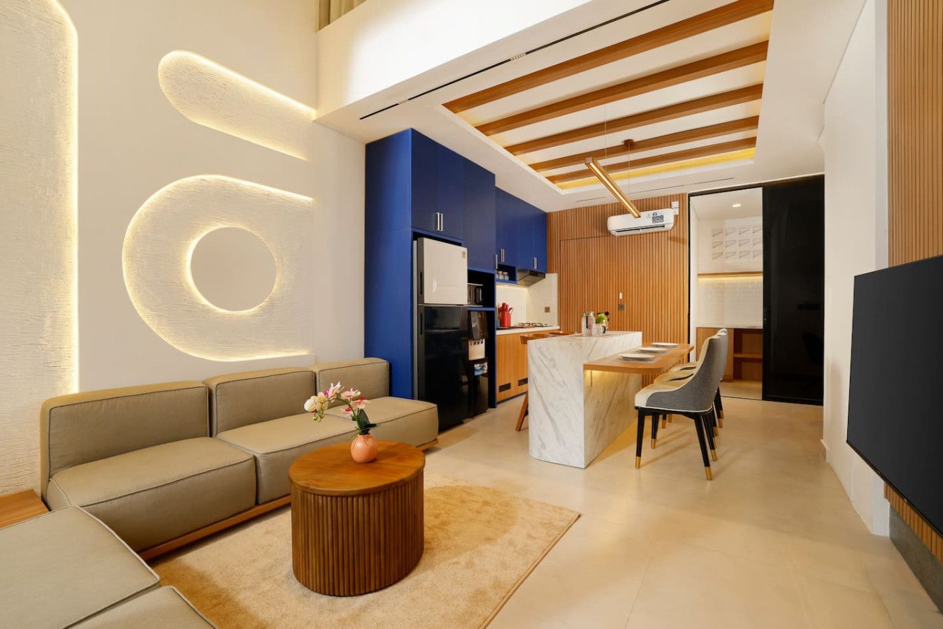 1BR Modern Loft near Airport