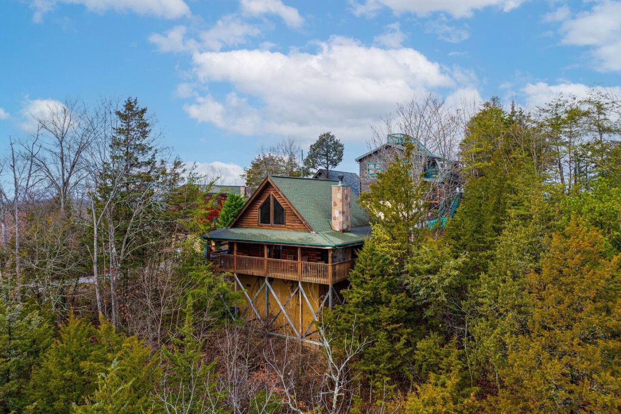 Eagle's Bluff Lookout: Mountain View & Game Room!