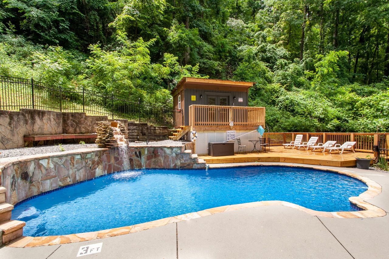 Ravens Hollow - Private Pool, Hot Tub, & Games!