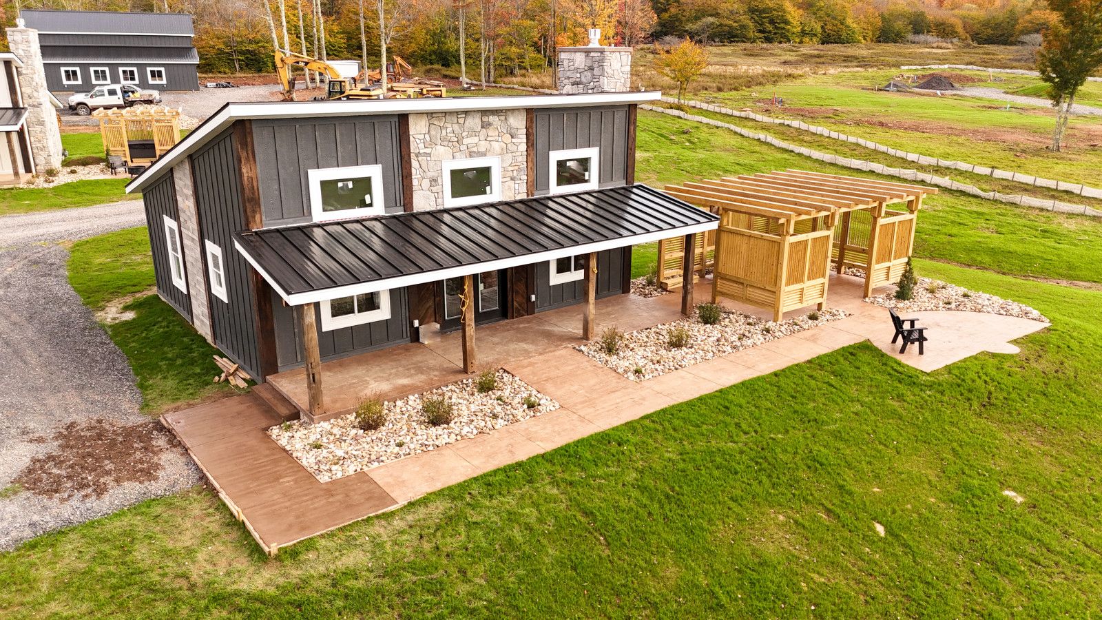 Cabin 9 (Two-Bed, Modern-Luxury w. Hot Tub)