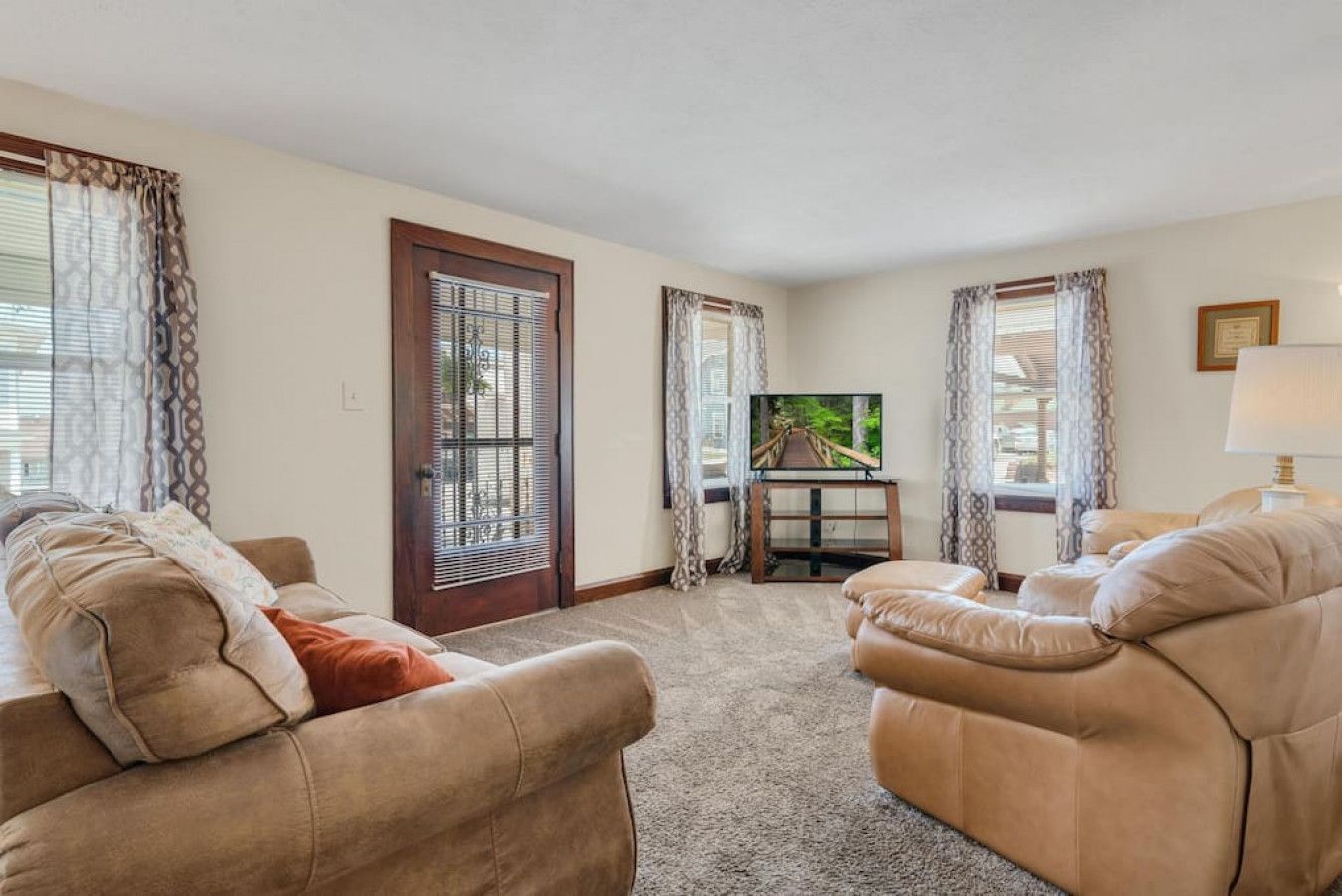 Raber House · Sleep up to 9 on Main Street