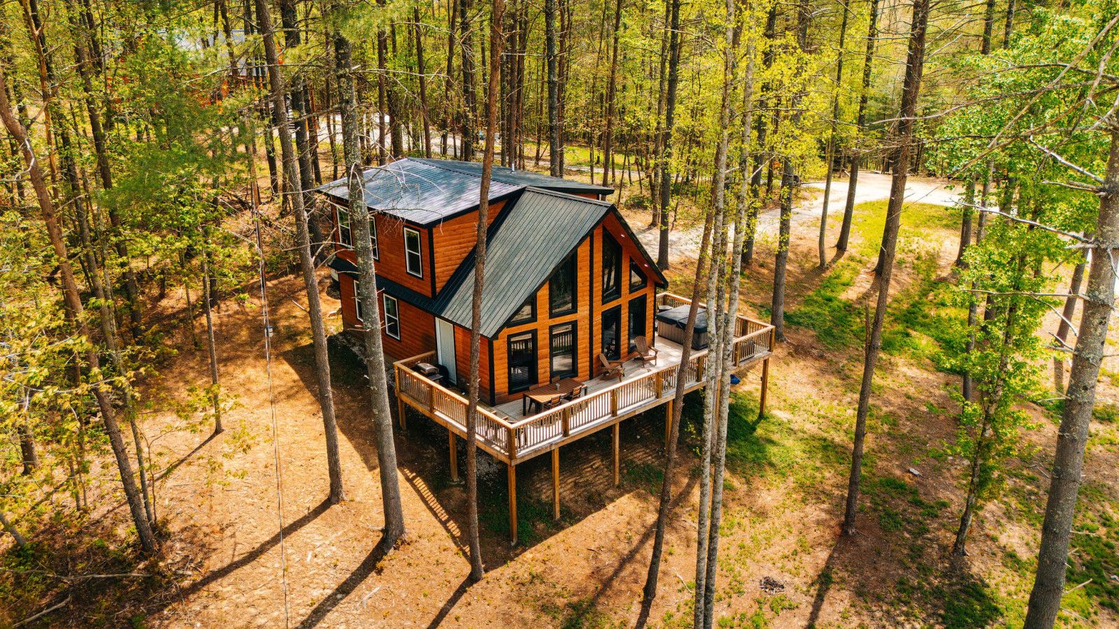 The Russet - Winter Escape | Family Cabin | Hot Tub | Kid Games | King ...