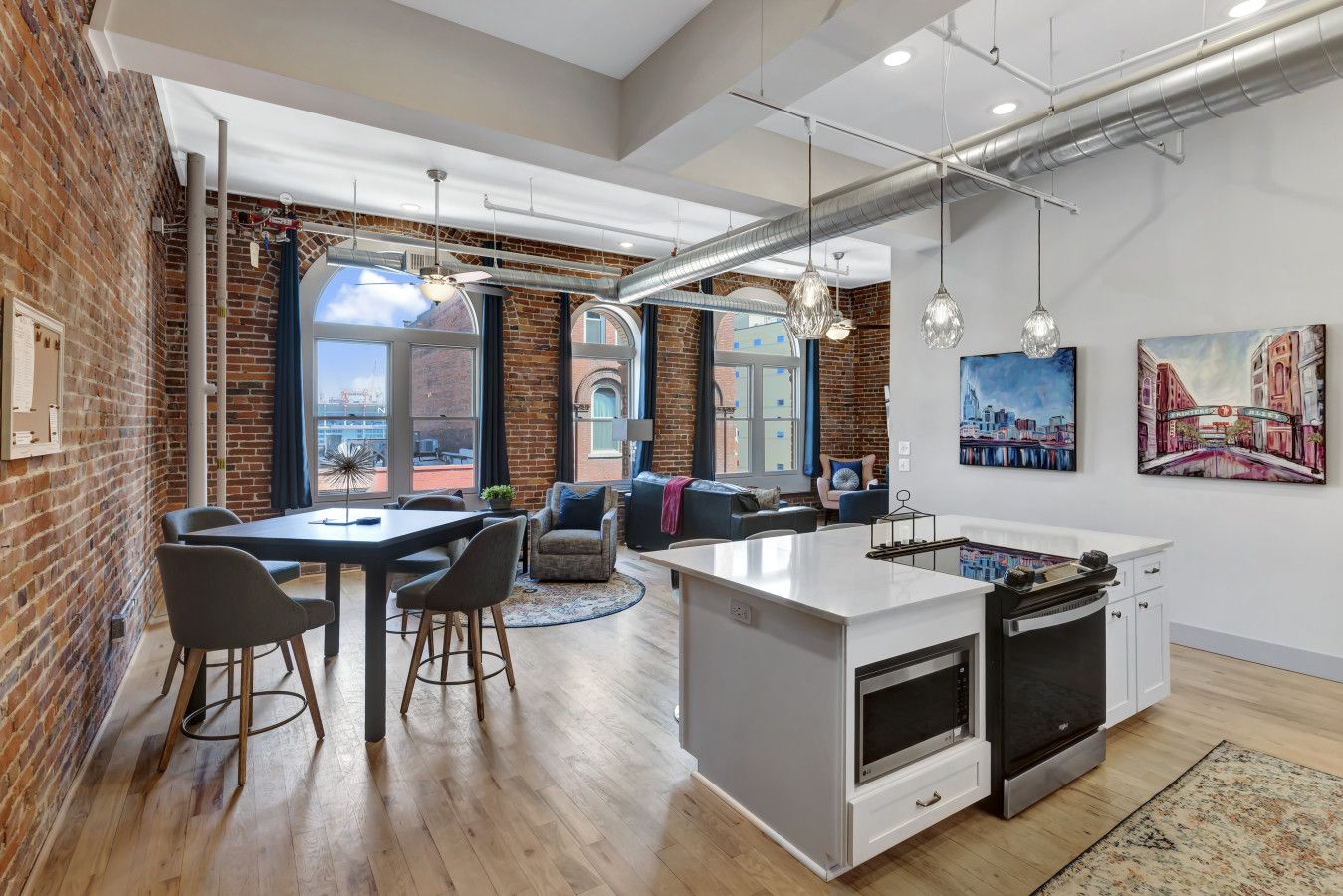 Majestic Lofts #401- Printers Alley