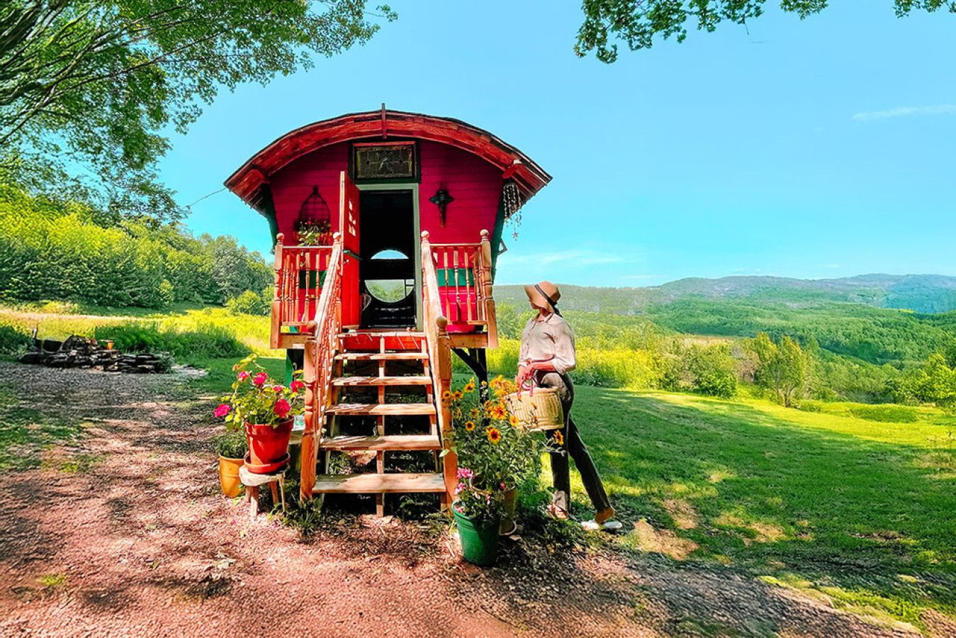 Cosmic Nomad Cabin - A Forest Fairy Tale Retreat Family Friendly