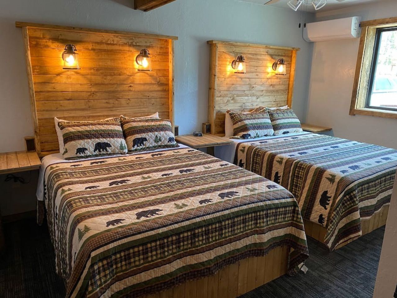 Ohiopyle/Fallingwater Trailside Hotel 2 Queen Beds