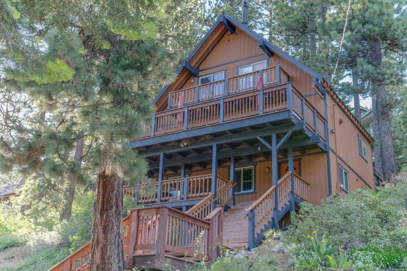 Donner House · Views of the lake and minutes to ski resorts in this ...