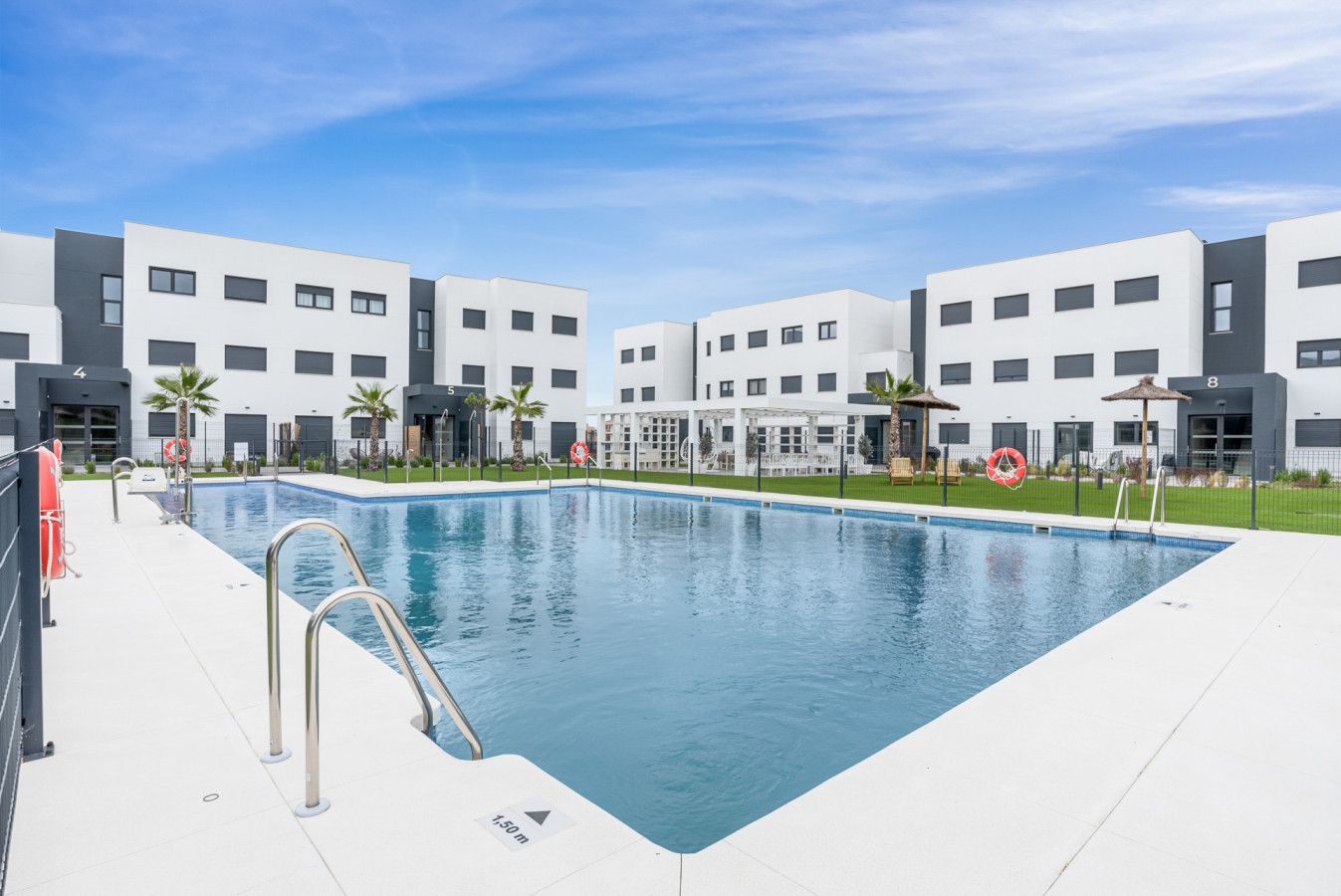 Luxury 2BR • 400m to Beach • Pool & Views