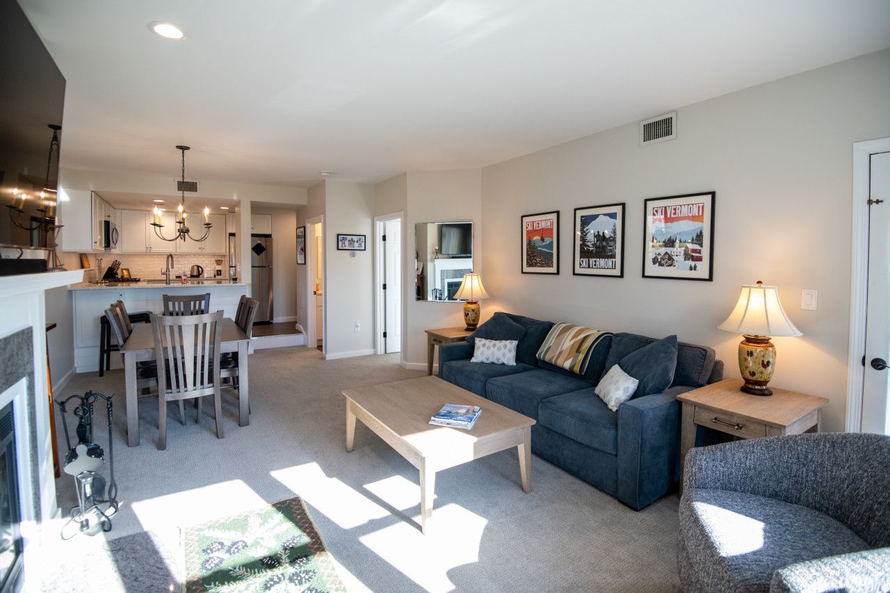 Direct Ski Access! Winterplace Condo