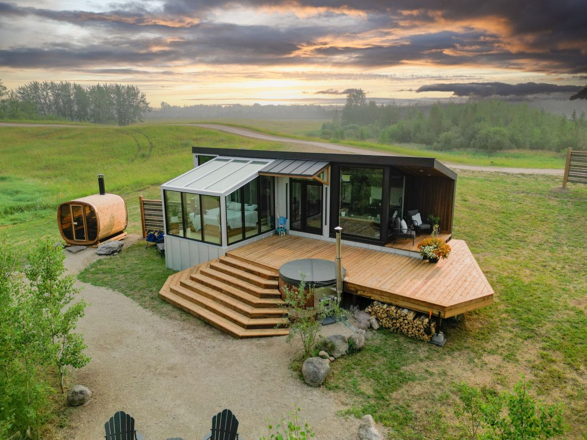 Refuge Bay's Caelum Cabin - Luxury Off Grid Escape