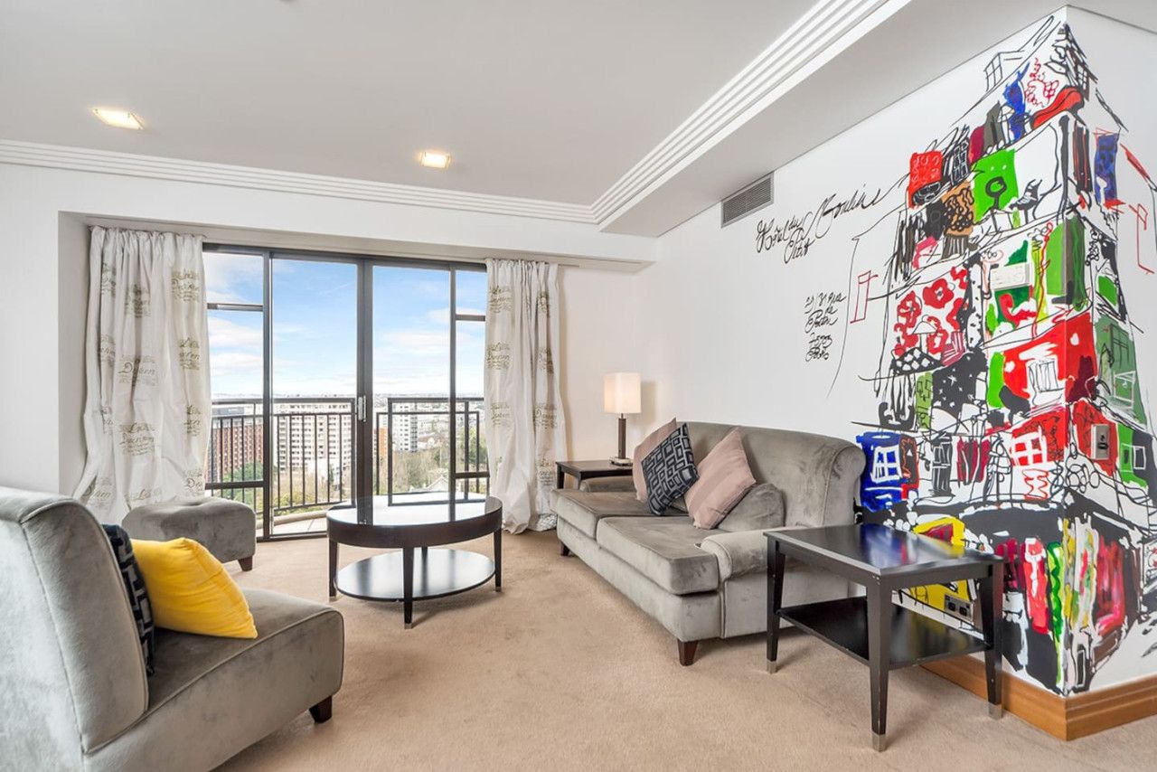 QV Stays Peace and Style in the Iconic Metropolis