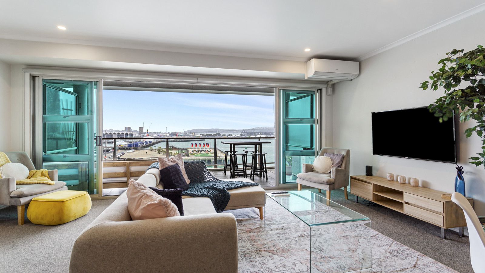 QV Stays Elegant Modern Apartment with Water View