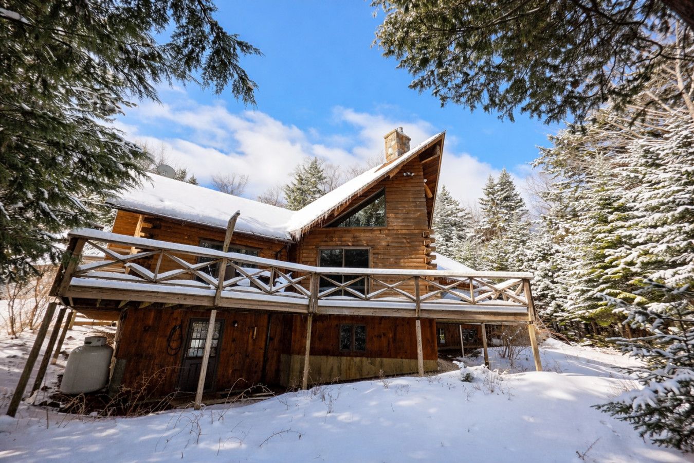 Hartford's Point Lodge Spacious Log Cabin *Perfect for families*